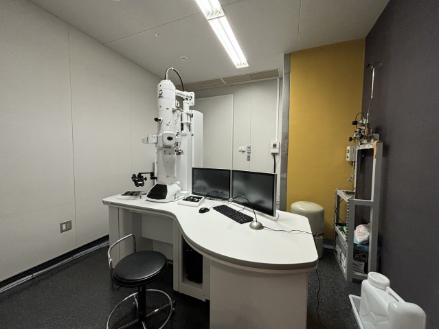 JEOL 1400 Flash Transmission Electron Microscope (TEM) | Okinawa Institute of Science and ...